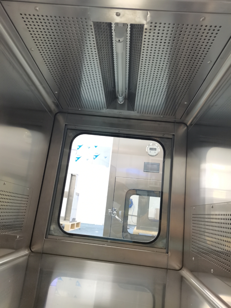 LAF Pass Box VS Pass Box with Air Shower - Flair